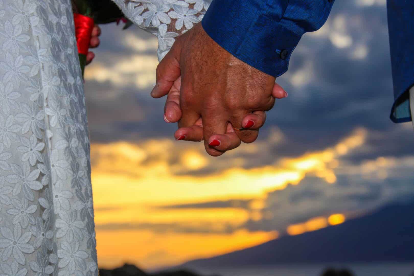 Tina & Tucker – Luv Story - Maui Marrying Man