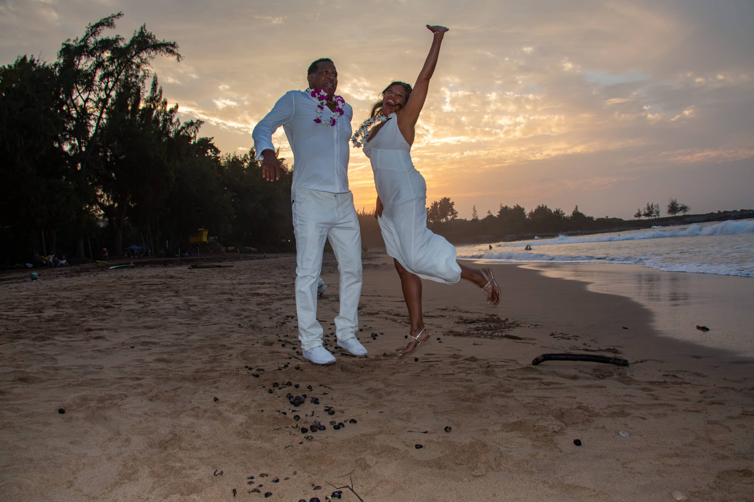 HIGH SCHOOL QUARTER BACK AND A CHEERLEADER - LUV STORY - Maui Marrying Man